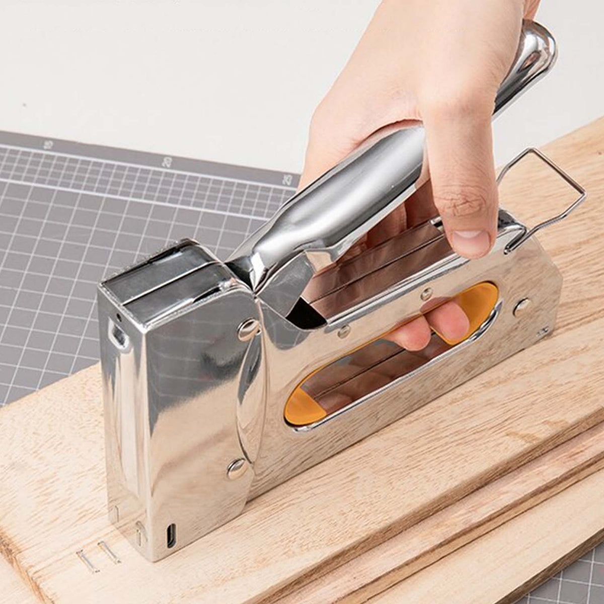 Deli (T35111) Full Metal Gun Tacker, Silver– Asters Maldives