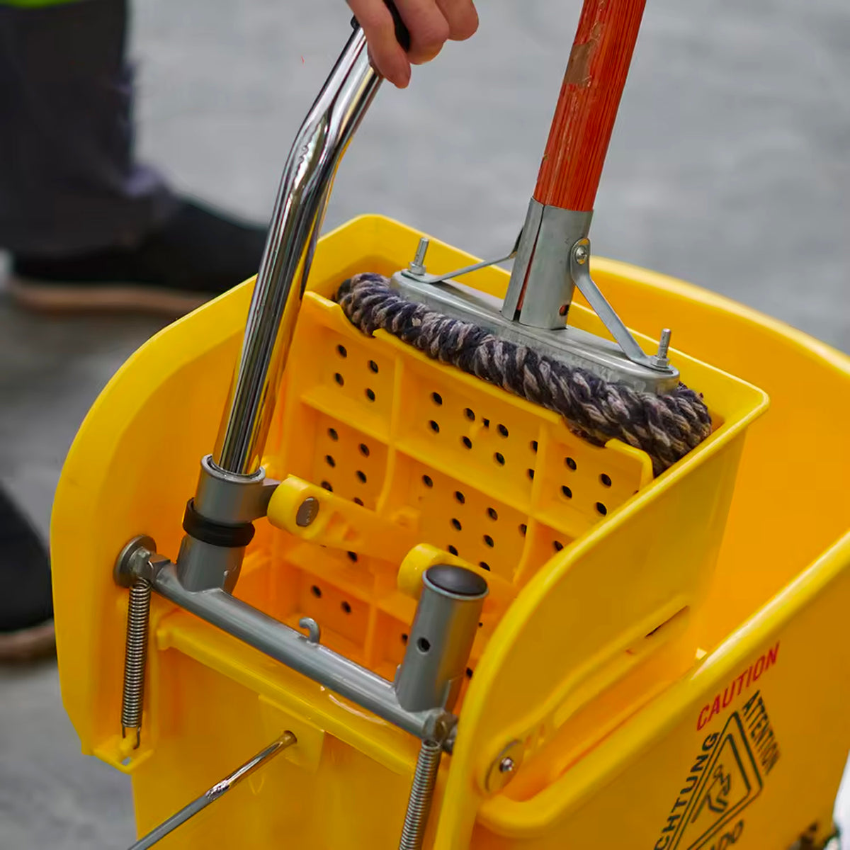 XDPC (XDD-018D-7) 19L Plastic Mob Bucket with Wringer– Asters Maldives